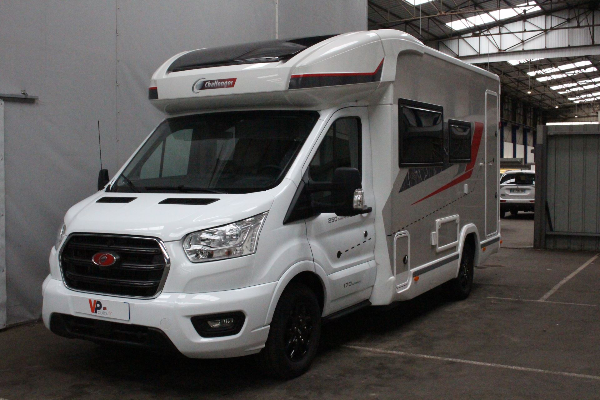 Lot 326 - CHALLENGER CAMPING CAR 250 Graphite Premium 170 A… - Résultat ...