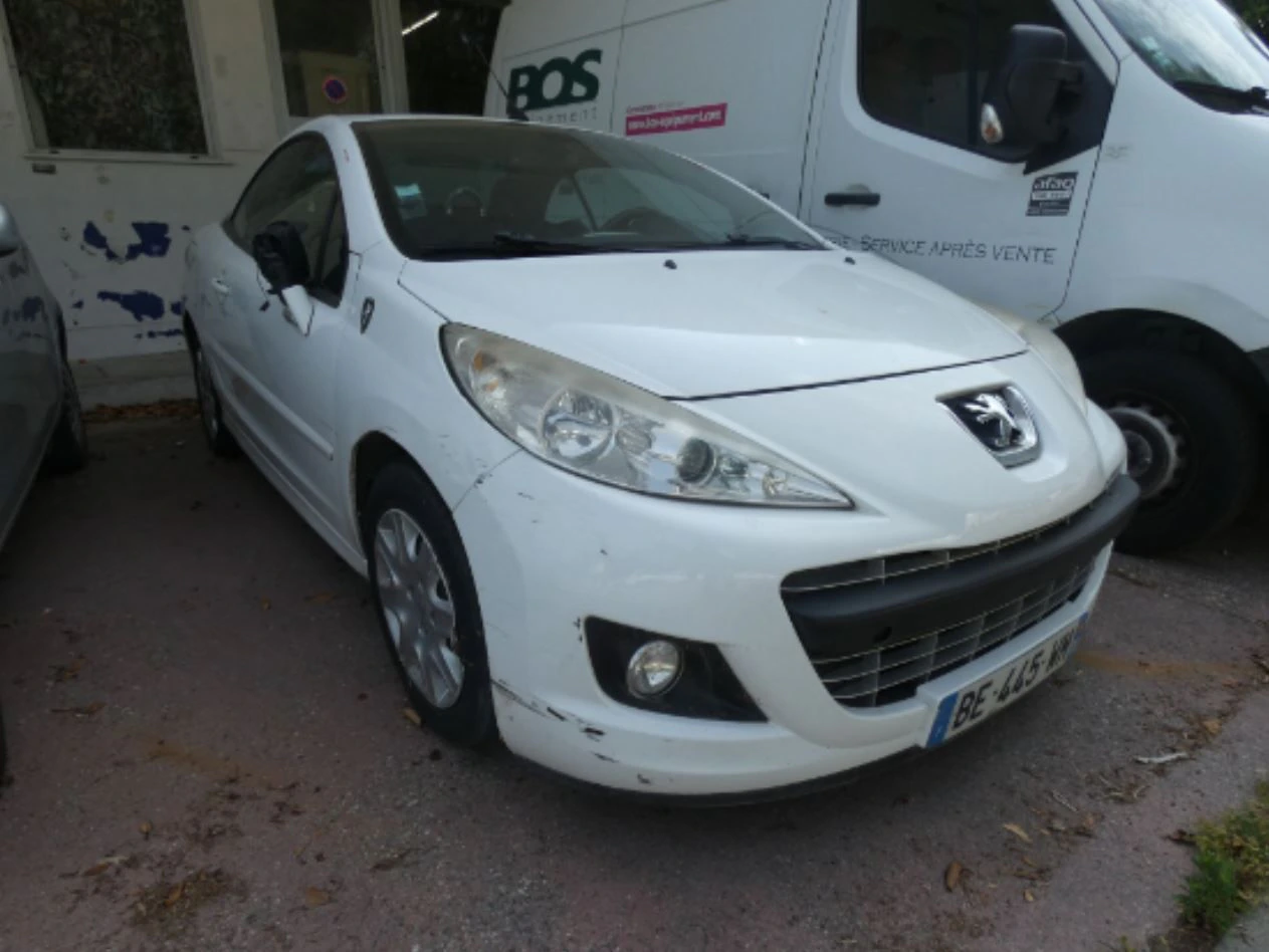 Lot 8 - Citroën C2, Renault Clio, Peugeot 206, Peugeot 207 et Mercedes ...