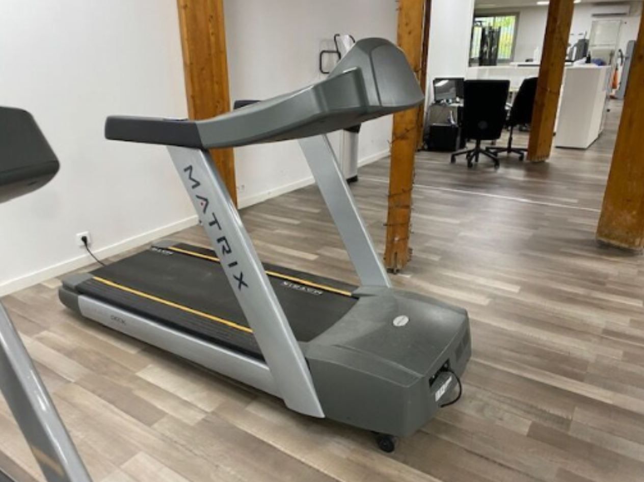 Lot N°1101 - 3 tapis de course de marque Matrix, Ultimate Deck, T50X ...