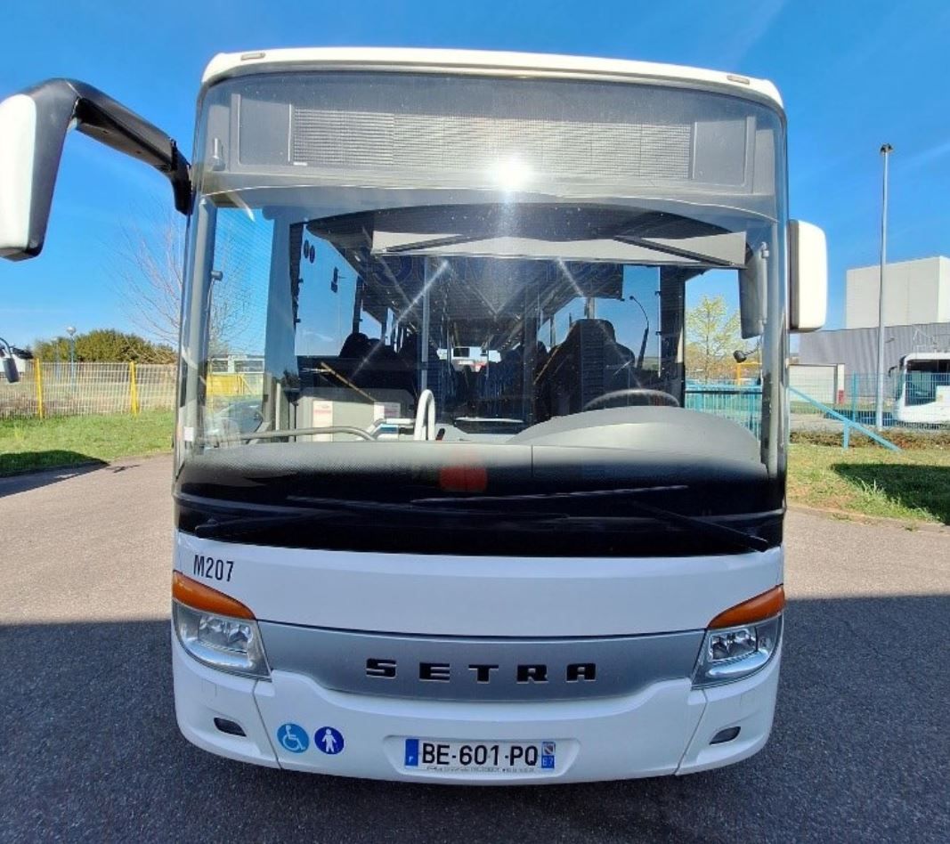 Lot 158 - Autobus Setra S 415 UL, année 2010, avec 720150 km au ...