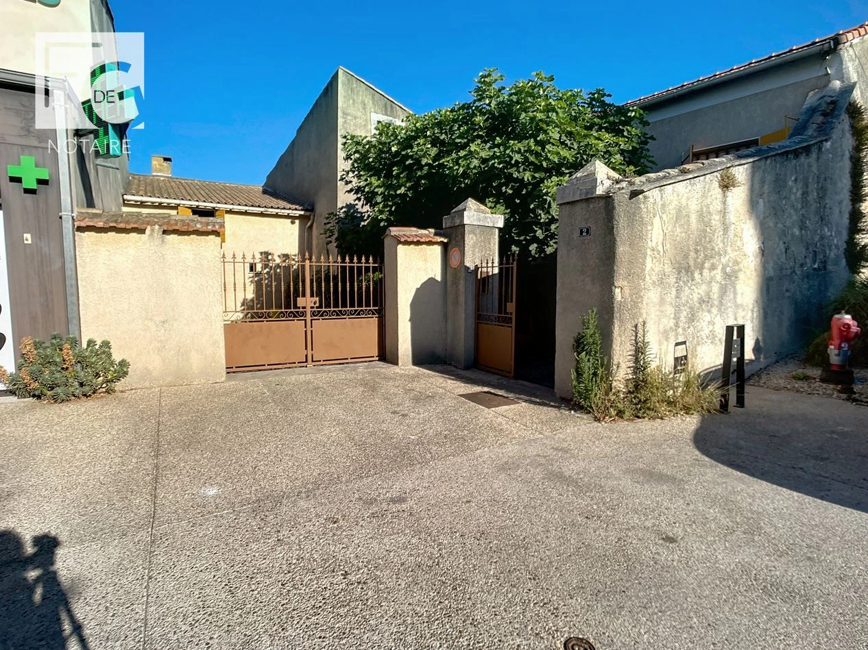 Lot 84068-78B - Une maison située place de la Liberté Charles de Gaulle ...