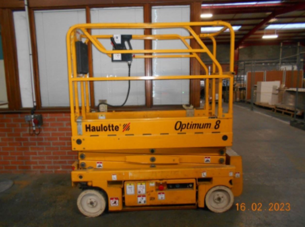 Lot N°78 - Nacelle Pinguely - Haulotte, année 2000 de 1,90 m de hauteur ...